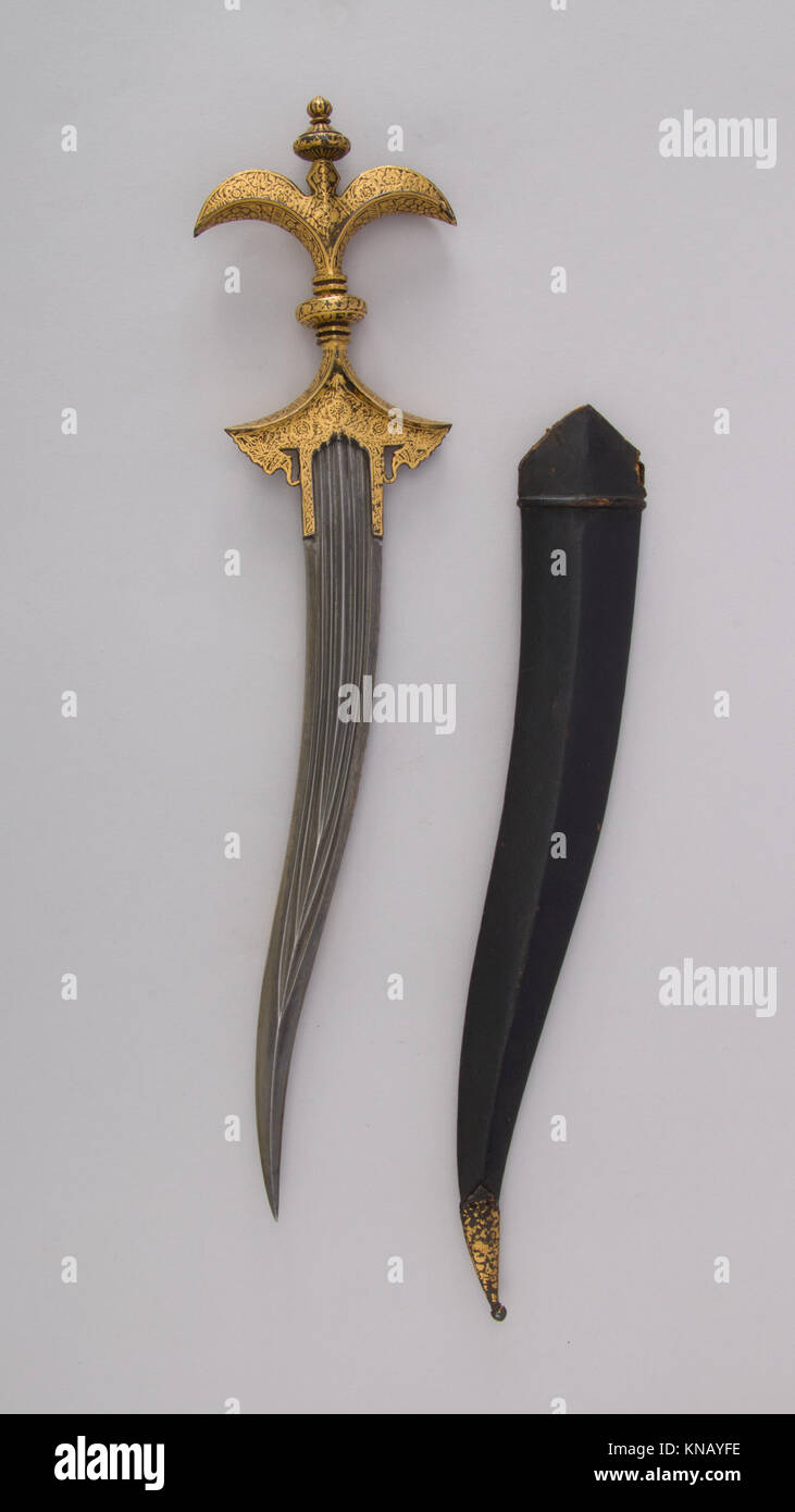 Middle eastern traditional dagger hi-res stock photography and images ...