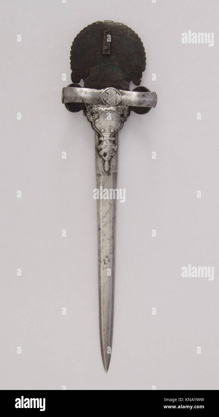 Gauntlet dagger hi-res stock photography and images - Alamy