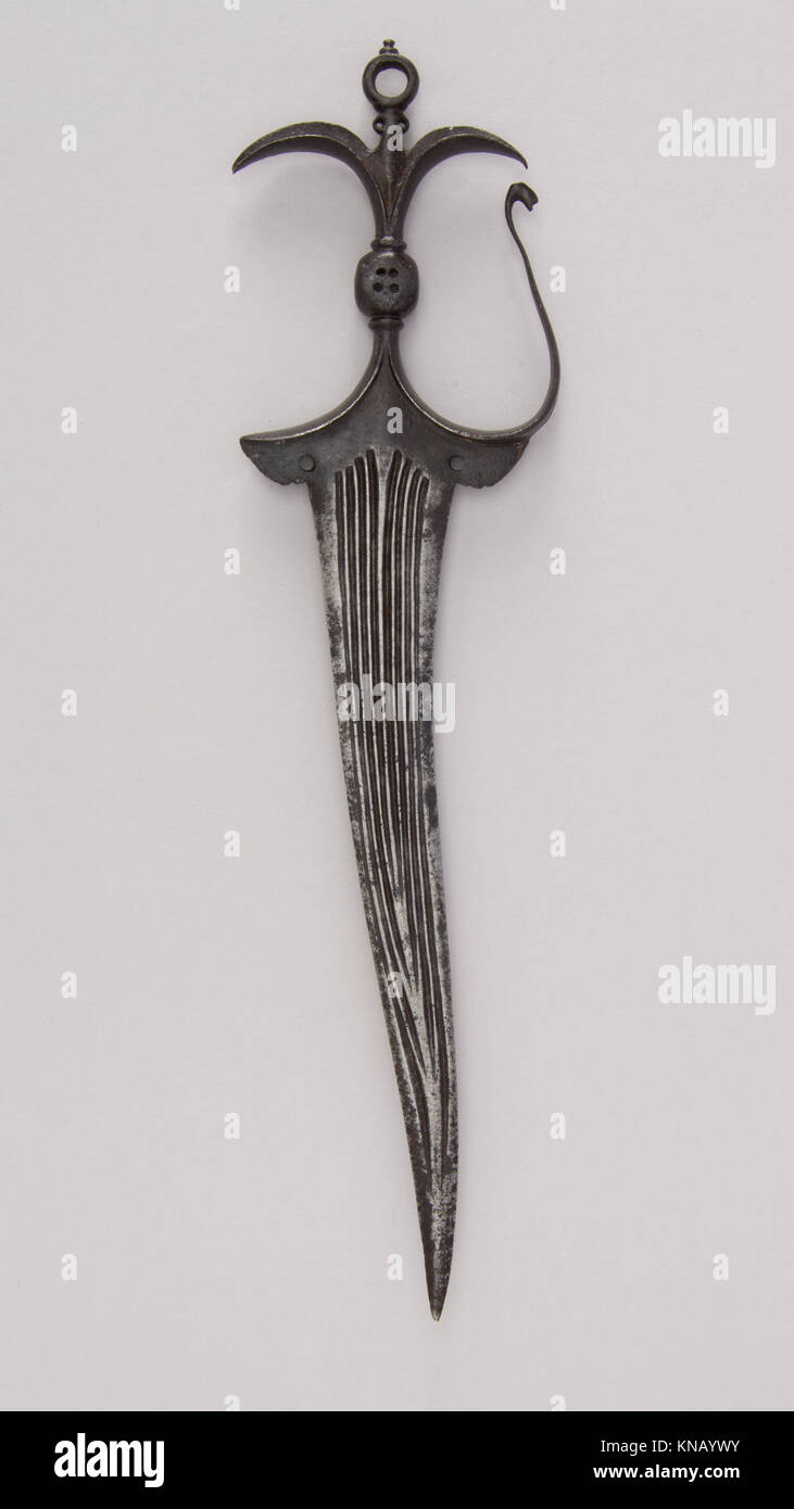 Curved dagger hi-res stock photography and images - Alamy