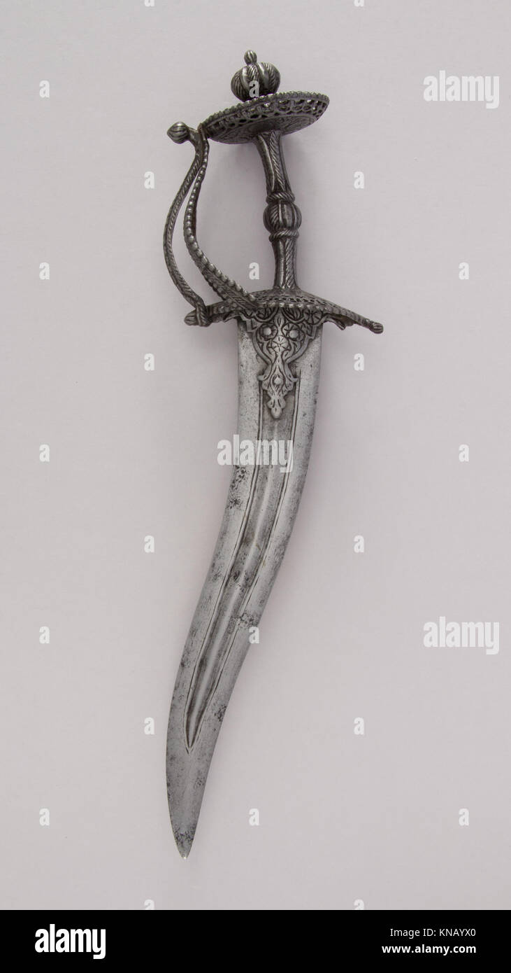 The Chilanum dagger, housed at the MET, features distinctive blade ...