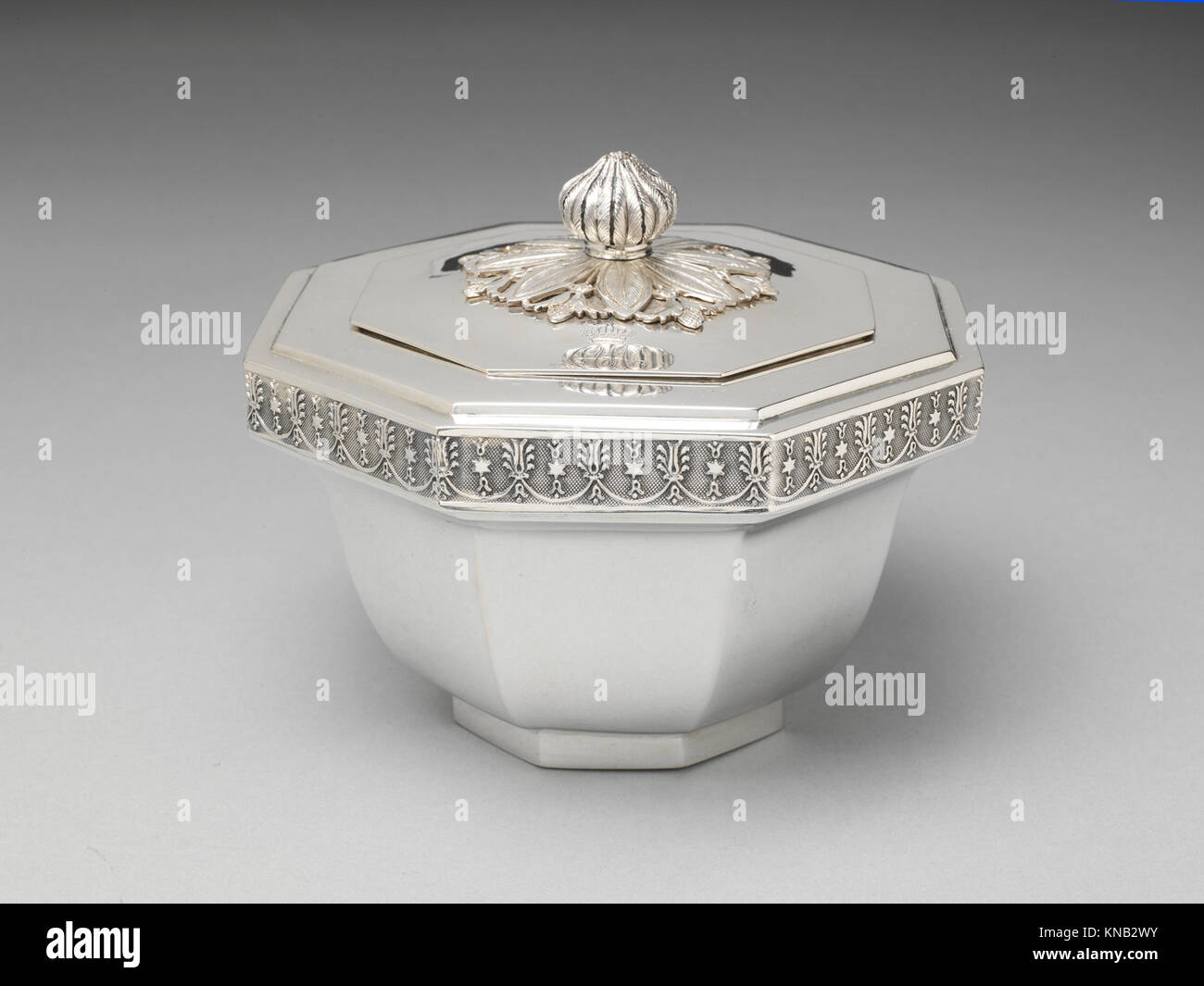 Box MET DP135135 231242 Stock Photo - Alamy