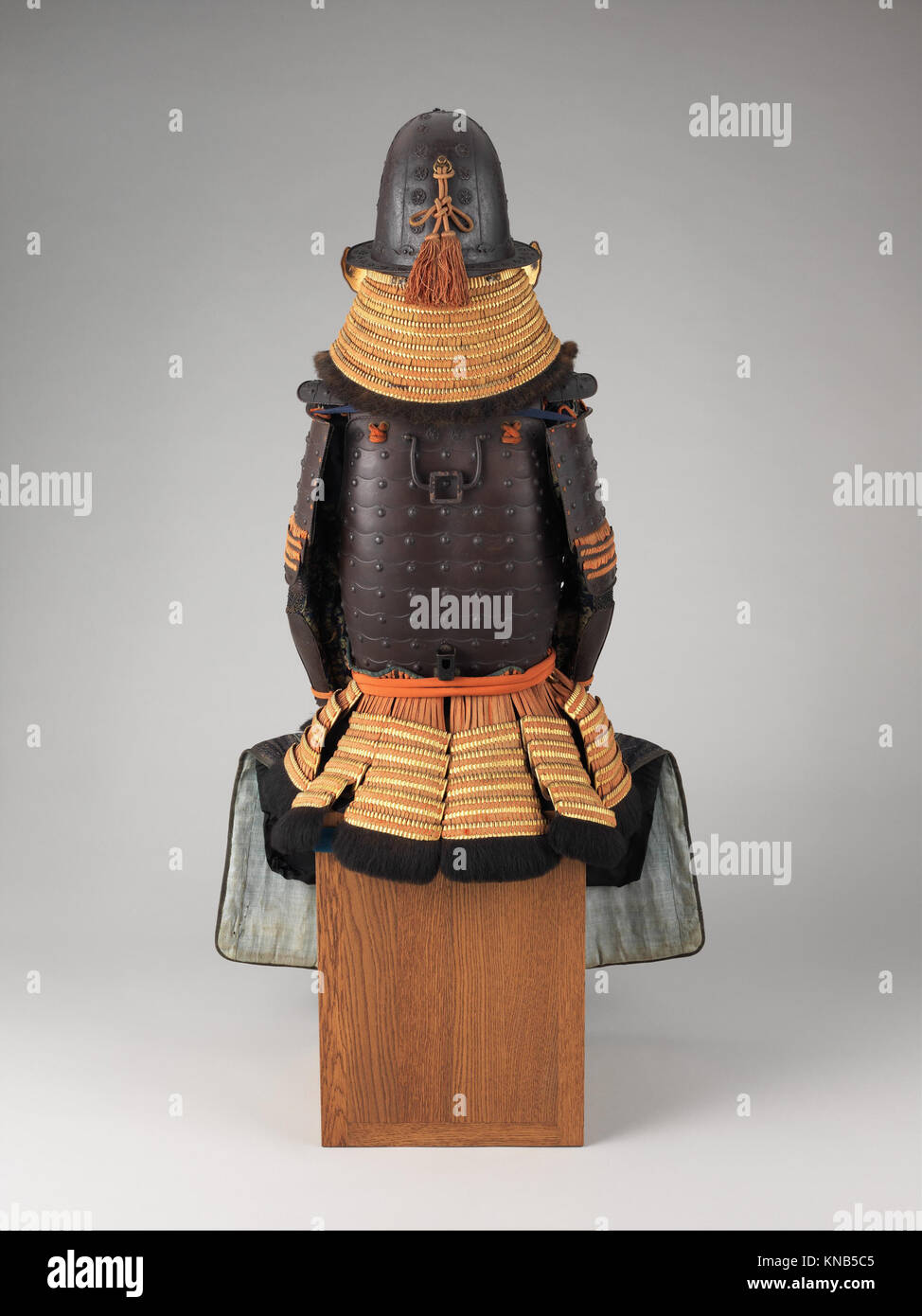 Japanese samurai armor set hi-res stock photography and images - Alamy
