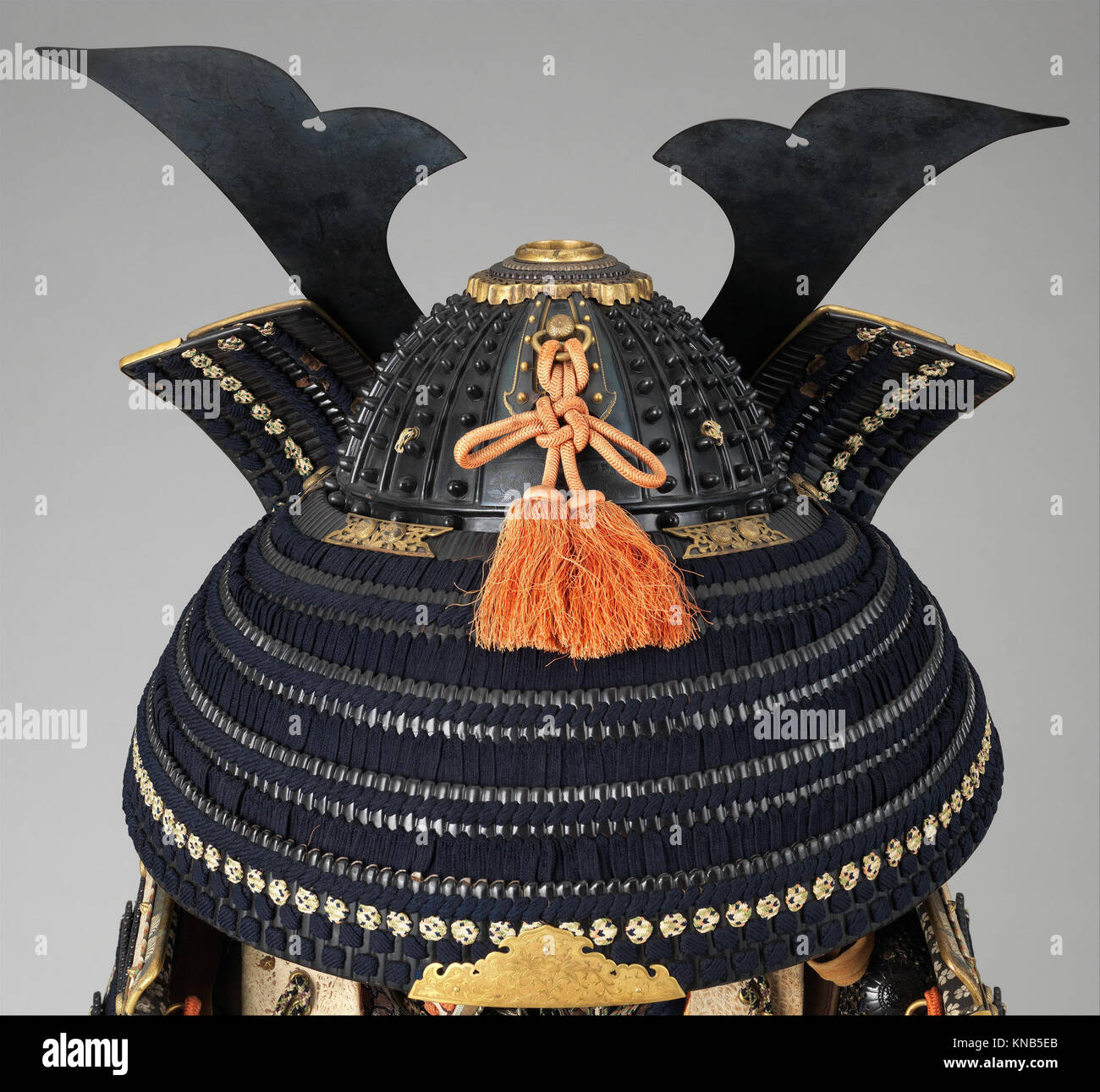 Samurai in traditional attire hi-res stock photography and images - Alamy