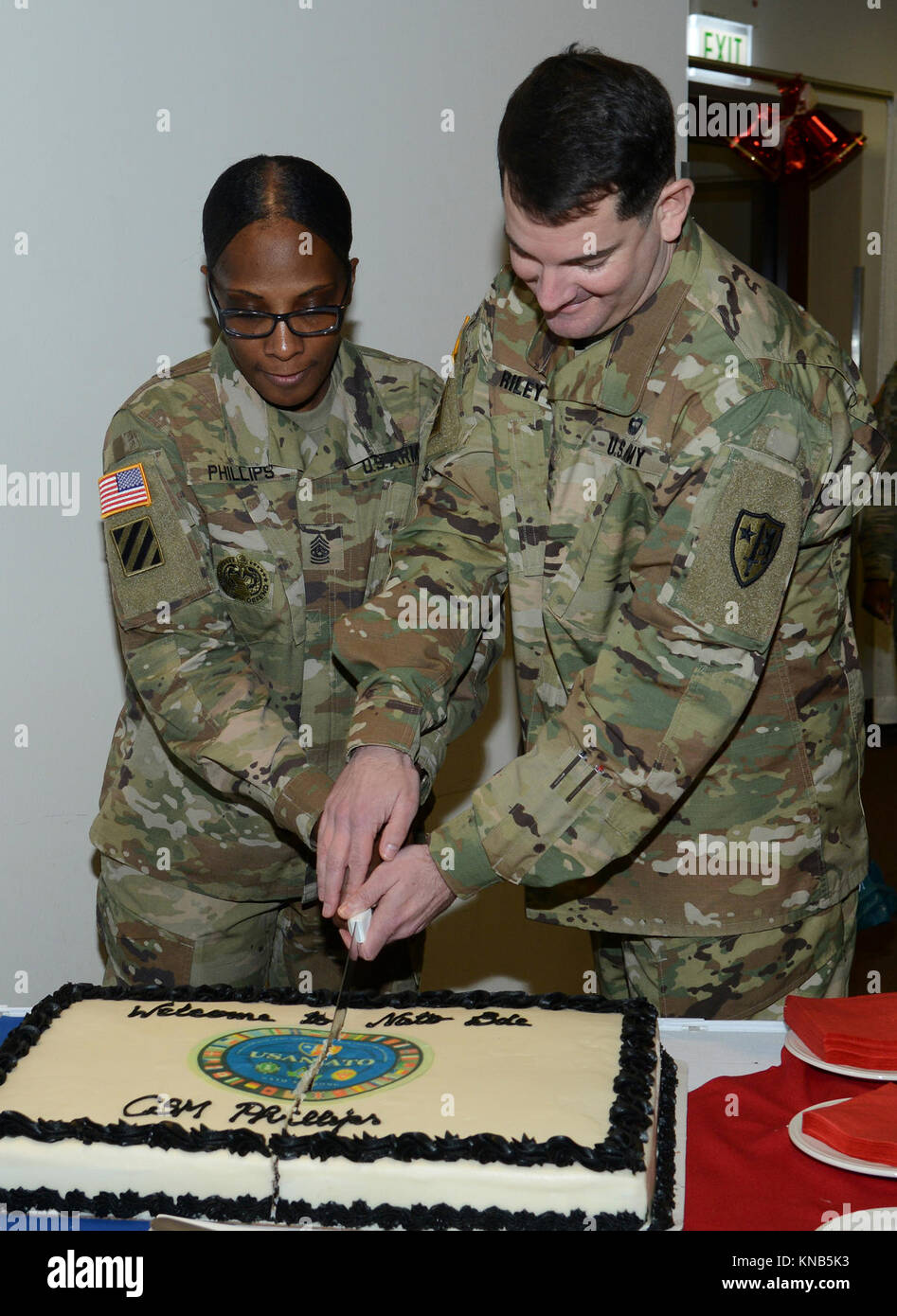 Command sgt maj bernadette phillips hi-res stock photography and images ...