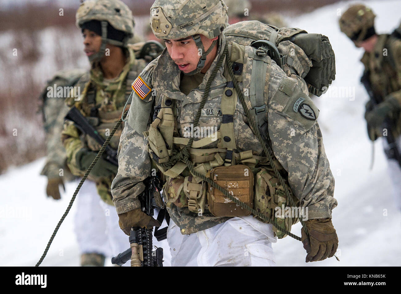 Soldiers assigned to the 6th Brigade Engineer Battalion, 4th Infantry ...