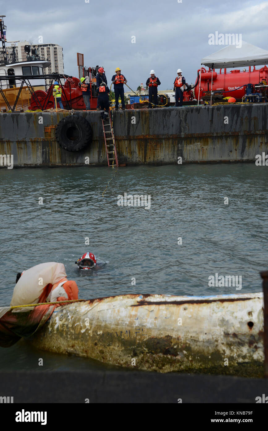 A contract diver for the Hurricane Maria ESF-10 Puerto Rico unified ...