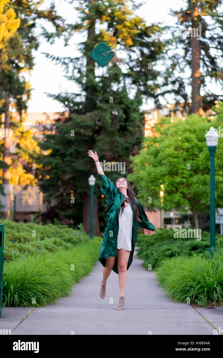 Graduation college hat hi-res stock photography and images - Alamy