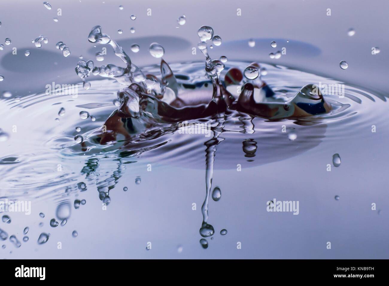 Water splash frozen hi-res stock photography and images - Alamy