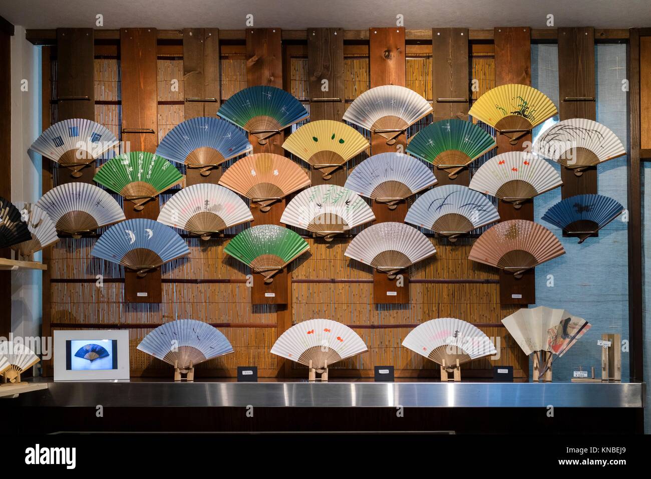 Hand Fans Stock Photos & Hand Fans Stock Images - Alamy