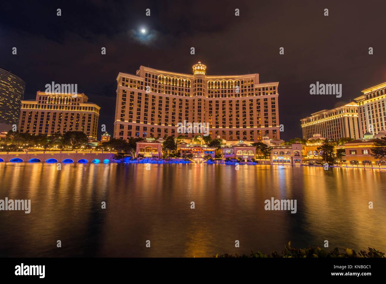 Bellagio pool hi-res stock photography and images - Alamy