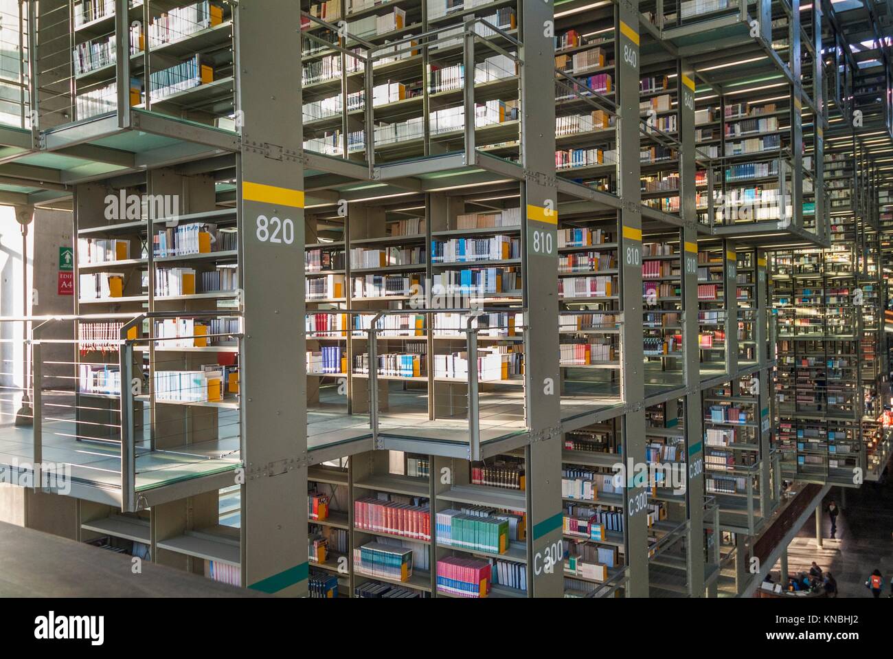 Library interior hi-res stock photography and images - Alamy