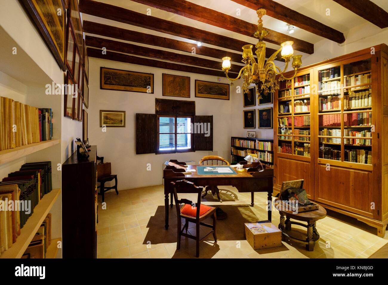 Field museum library exhibit hi-res stock photography and images - Alamy