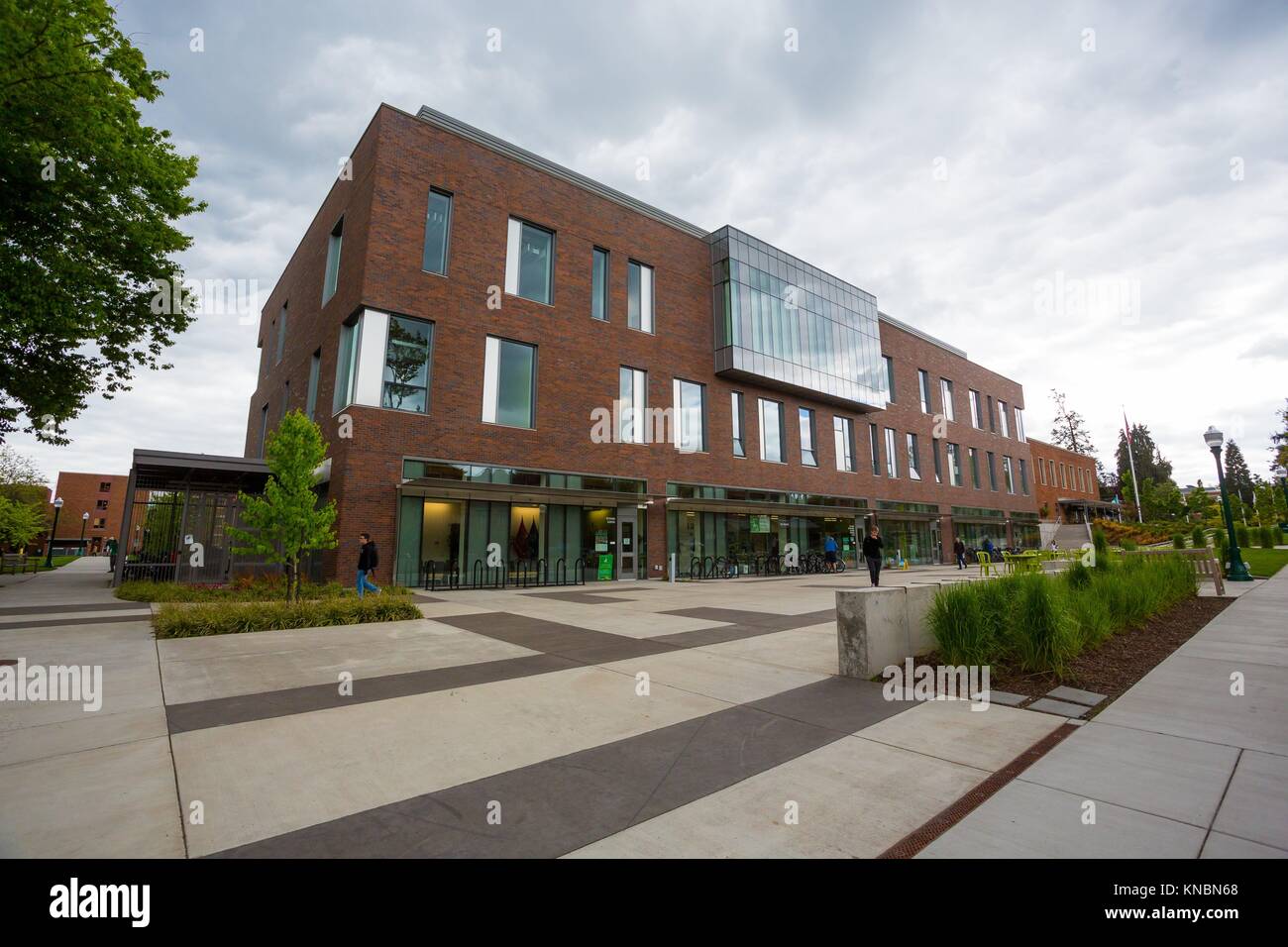 New modern school building hi-res stock photography and images - Alamy