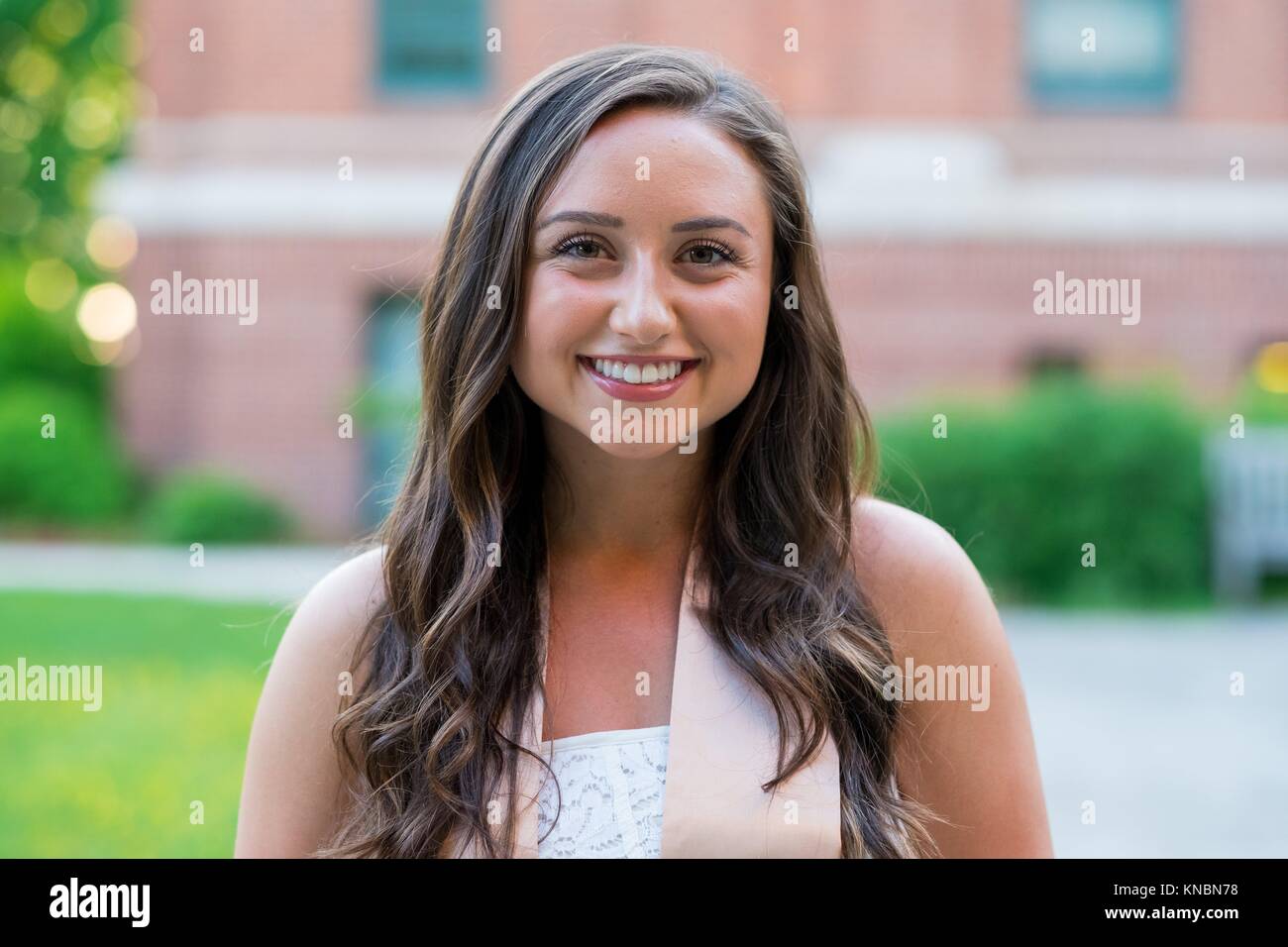 Senior woman college degree hi-res stock photography and images - Alamy