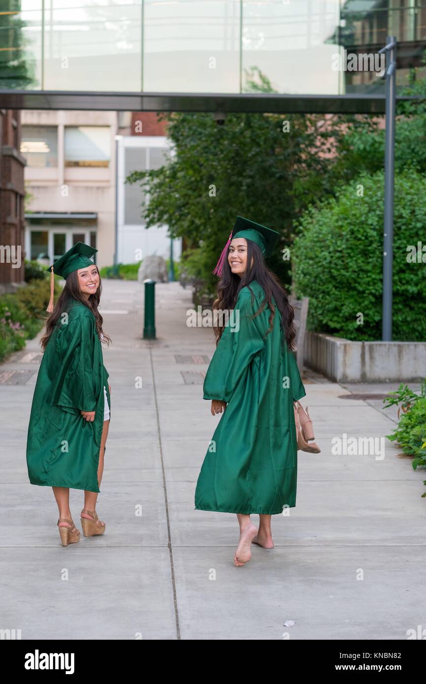 College students walking hi-res stock photography and images - Alamy
