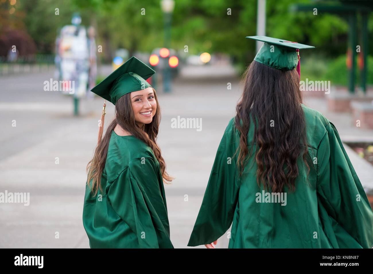 Graduation students female hi-res stock photography and images - Alamy
