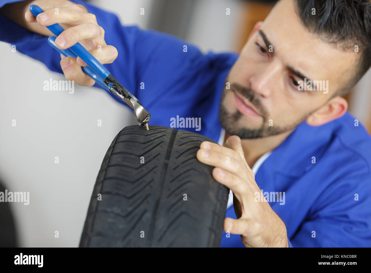 Auto claw hi-res stock photography and images - Alamy
