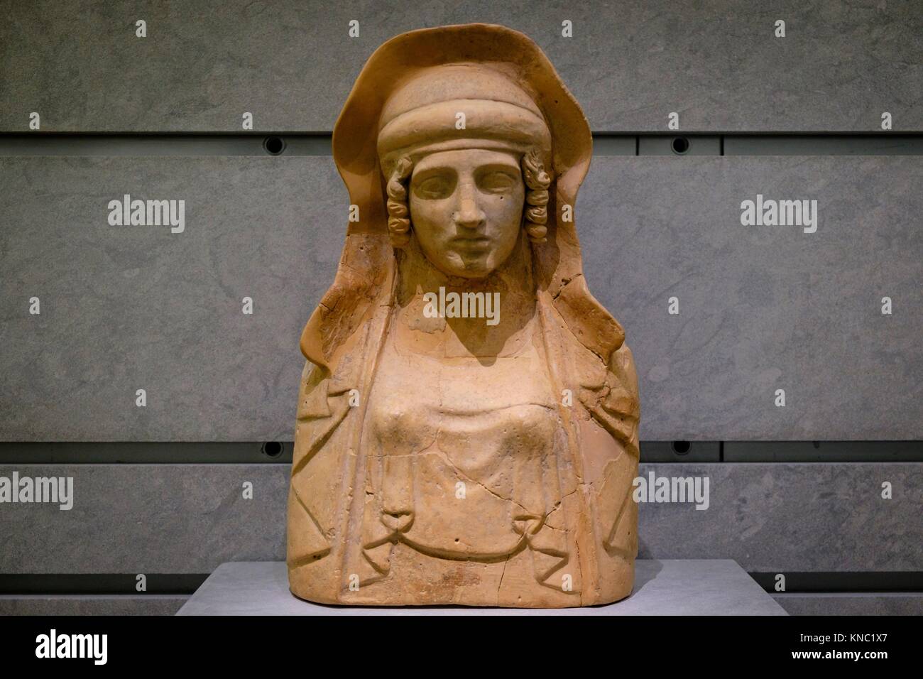 Peplos hi-res stock photography and images - Alamy