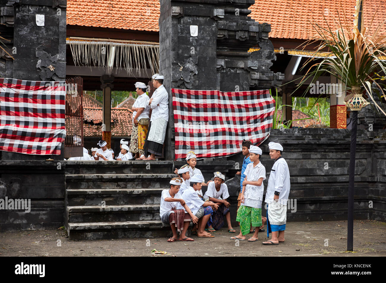 Indonesia traditional boys hi-res stock photography and images - Alamy