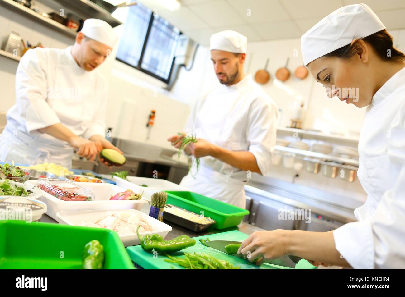 Cutting green pepper, Chefs, Cooks in cooking school, Cuisine School ...