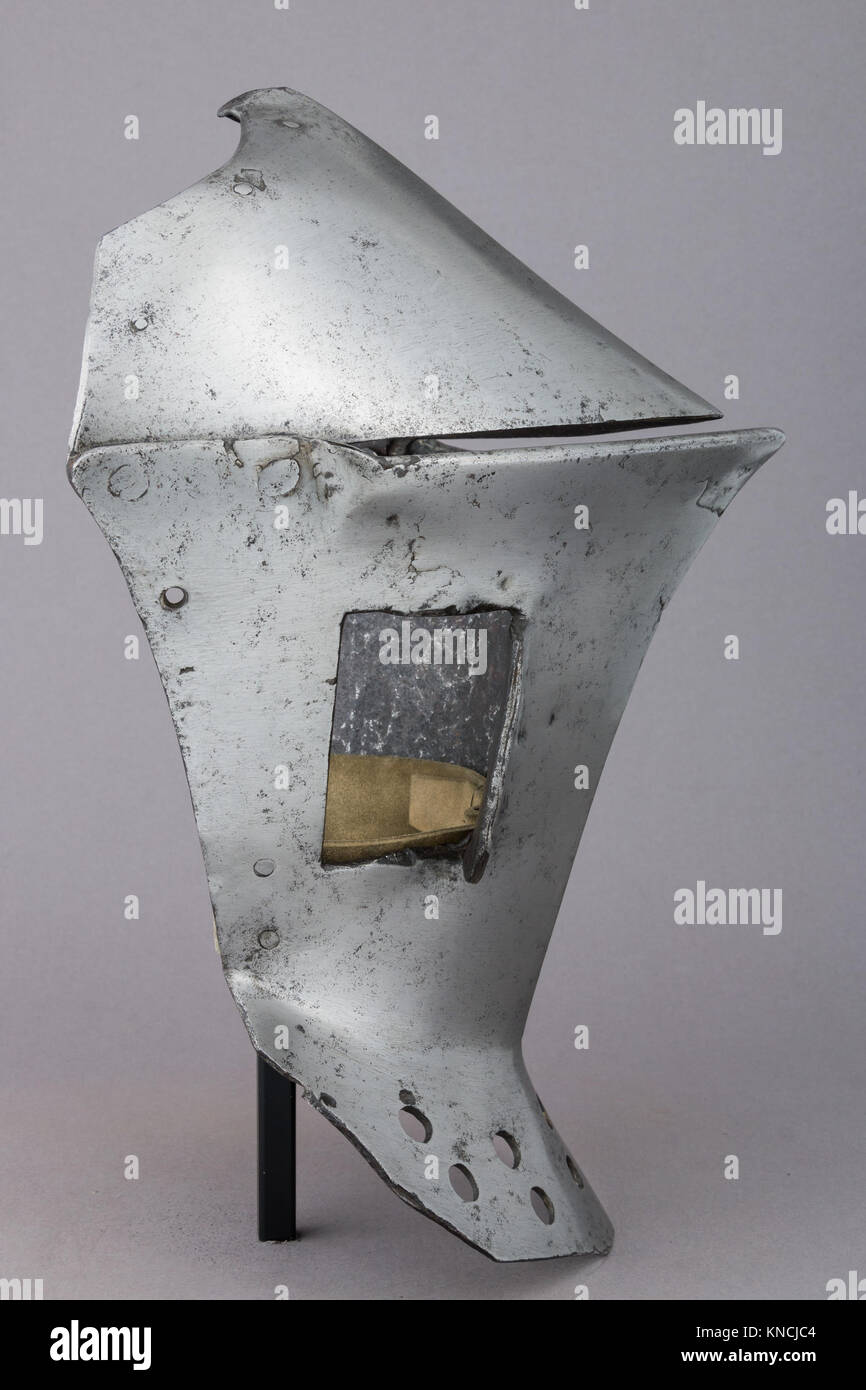 Tournament helm hi-res stock photography and images - Alamy