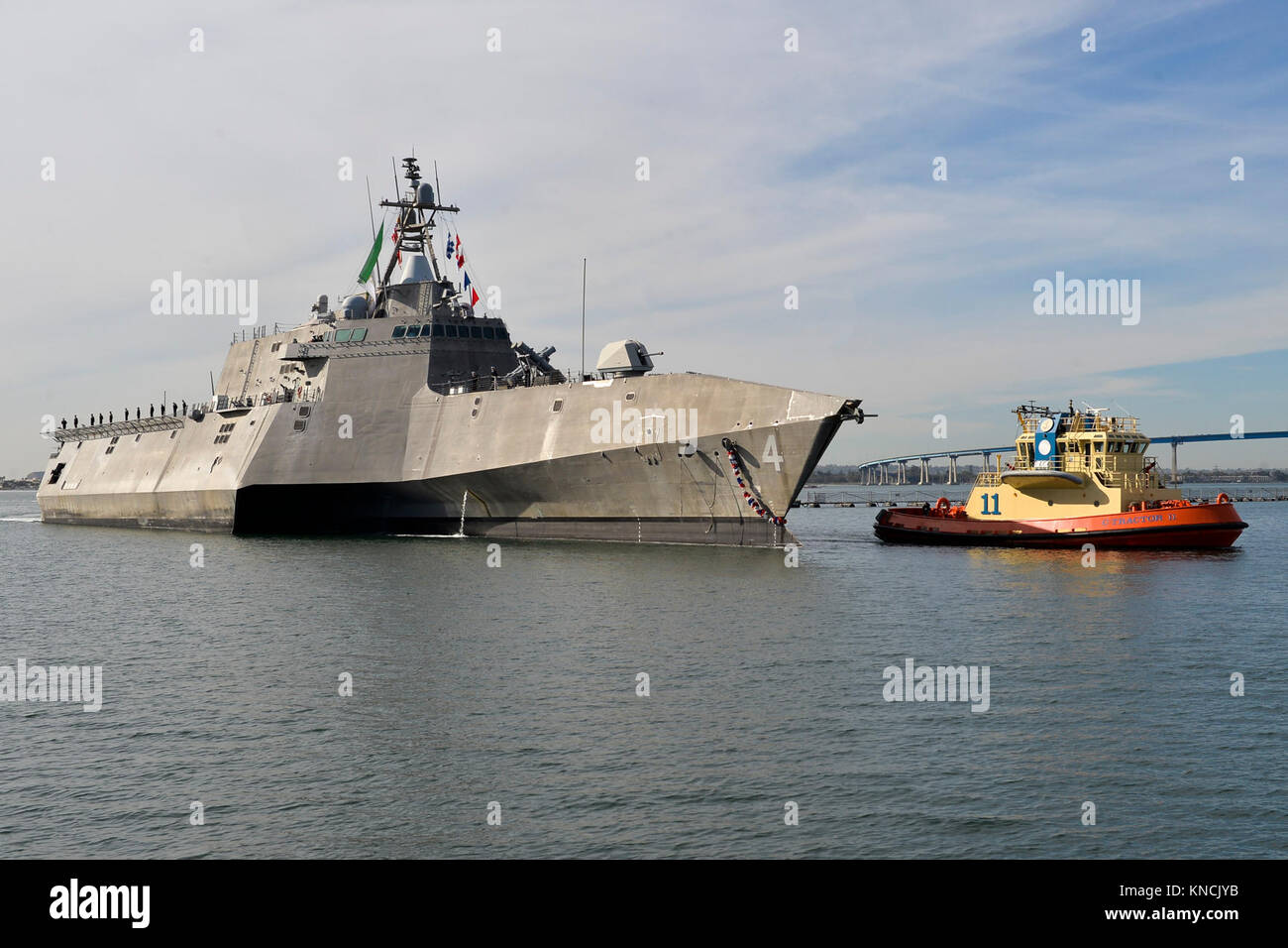 USS Coronado (LCS-4) returns to homeport after an 18-month deployment ...