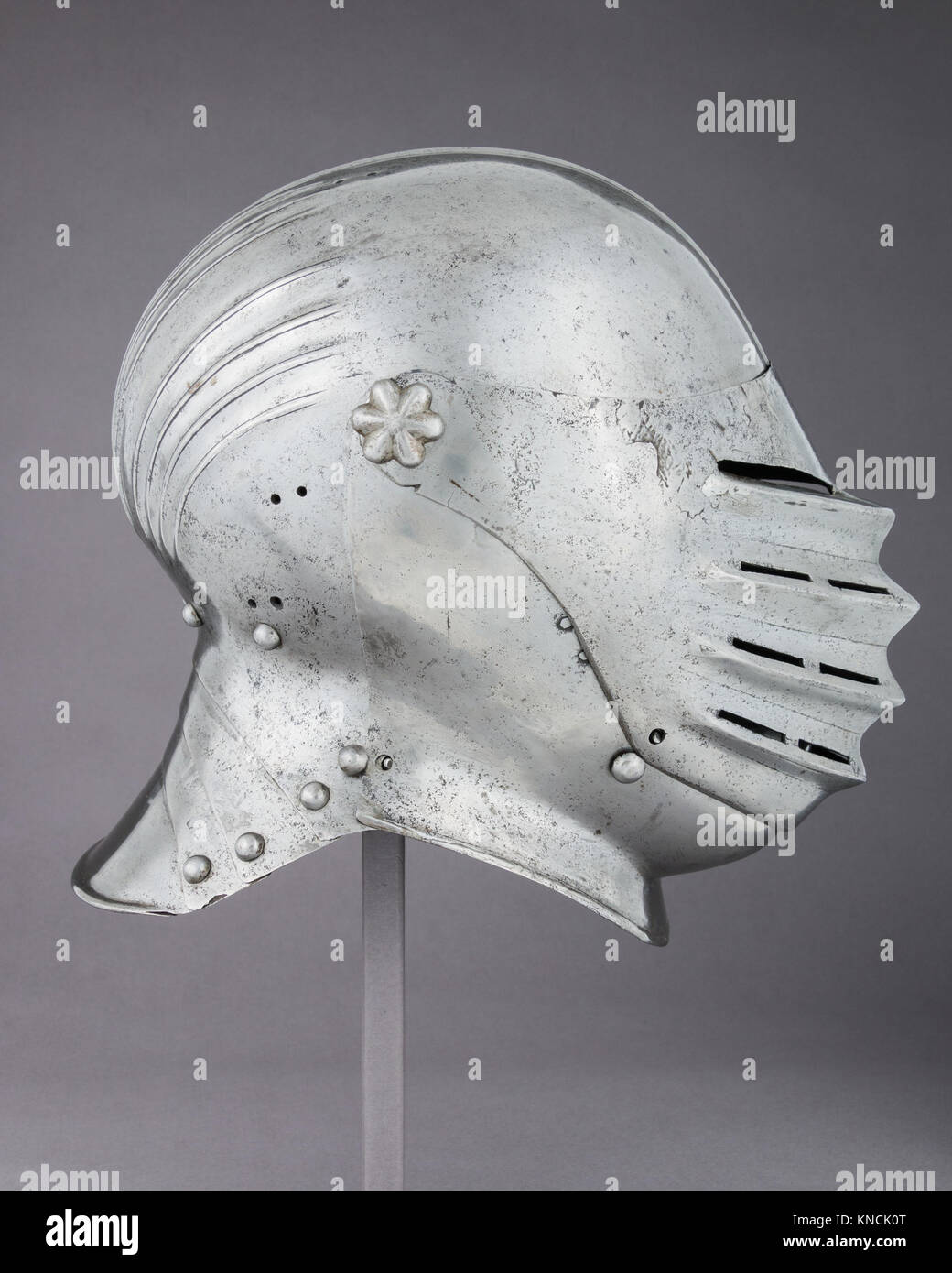 War time headgear hi-res stock photography and images - Alamy