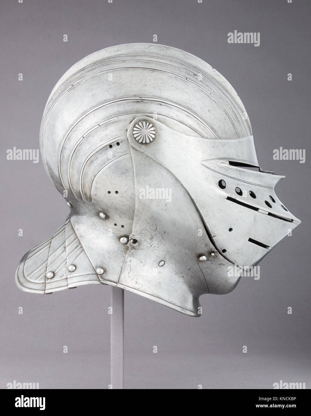 Heavy duty armor hi-res stock photography and images - Alamy