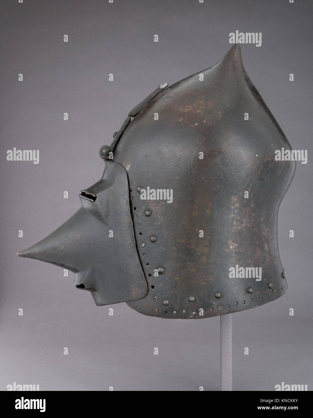 Medieval knight helmet visor hi-res stock photography and images - Alamy