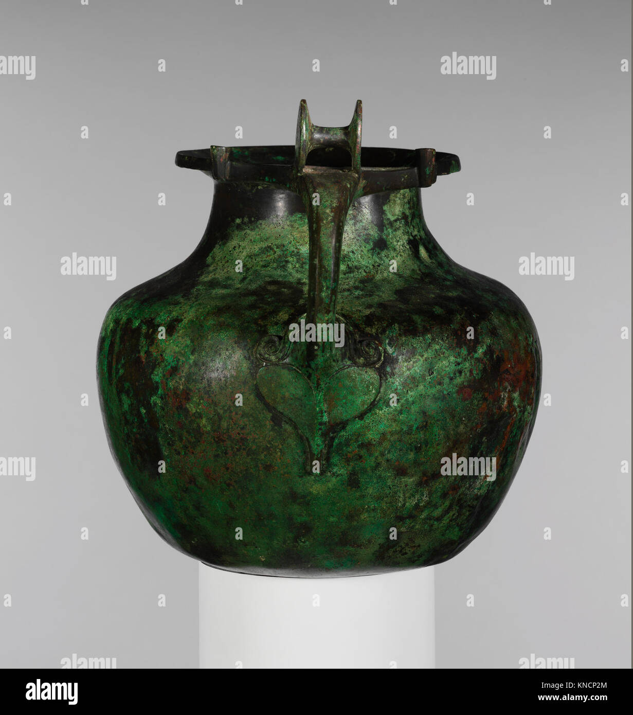Bronze oinochoe hi-res stock photography and images - Alamy