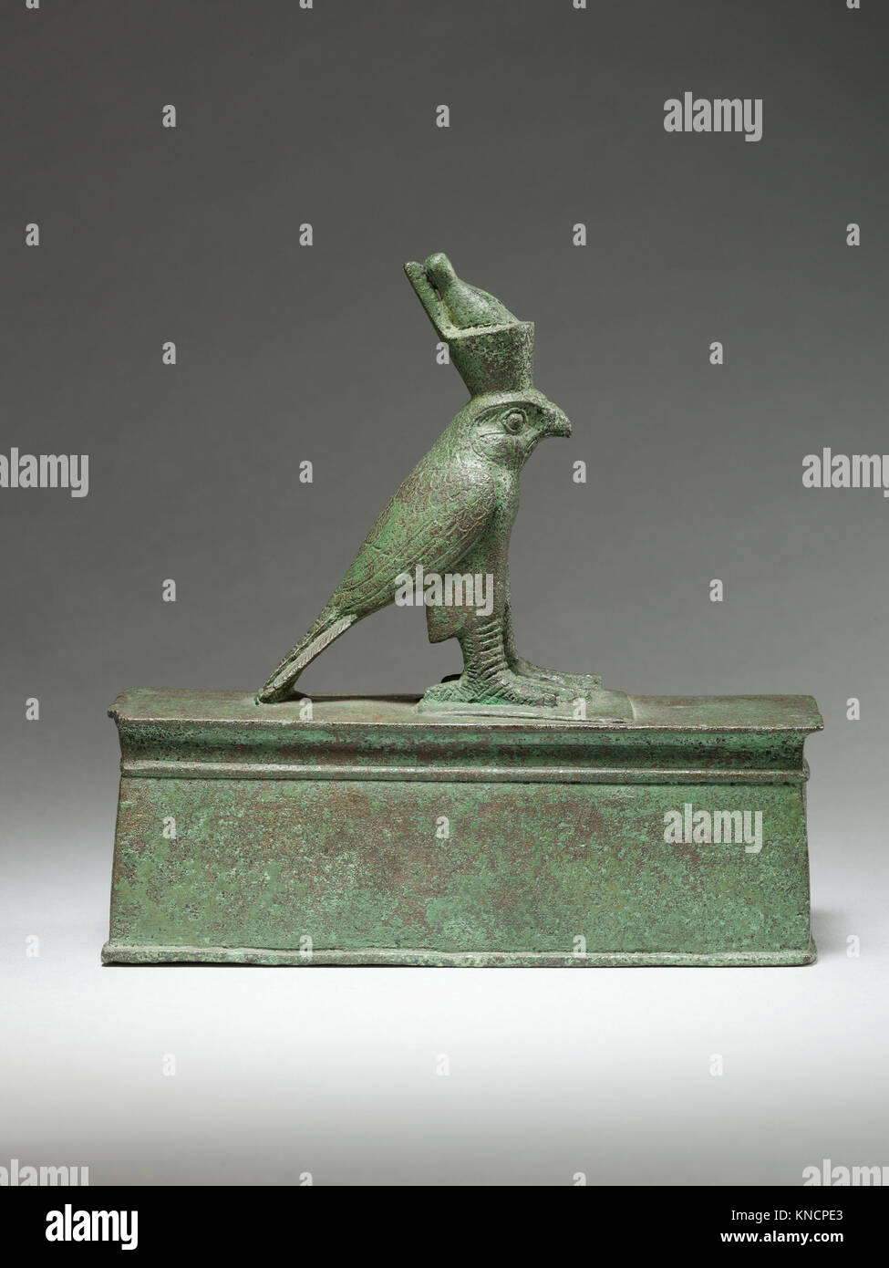 Falcon surmounting box for an animal mummy MET 15.6.2 EGDP022195 552456 ...