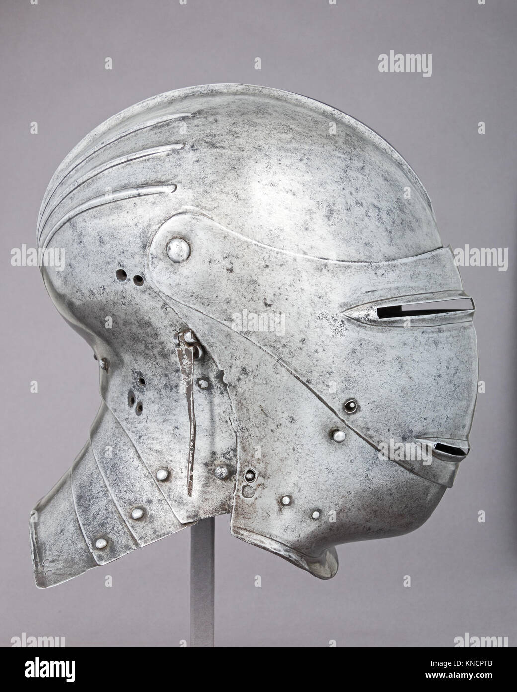 Close helmet piece medieval hi-res stock photography and images - Alamy
