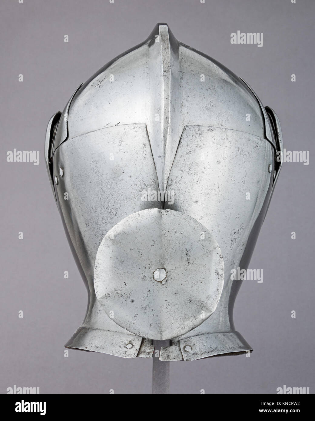 Medieval knight metal helm hi-res stock photography and images - Alamy