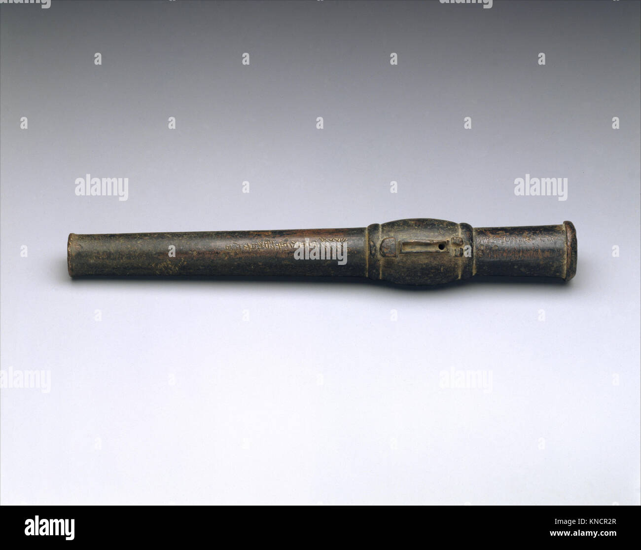 Chinese hand cannon hi-res stock photography and images - Alamy