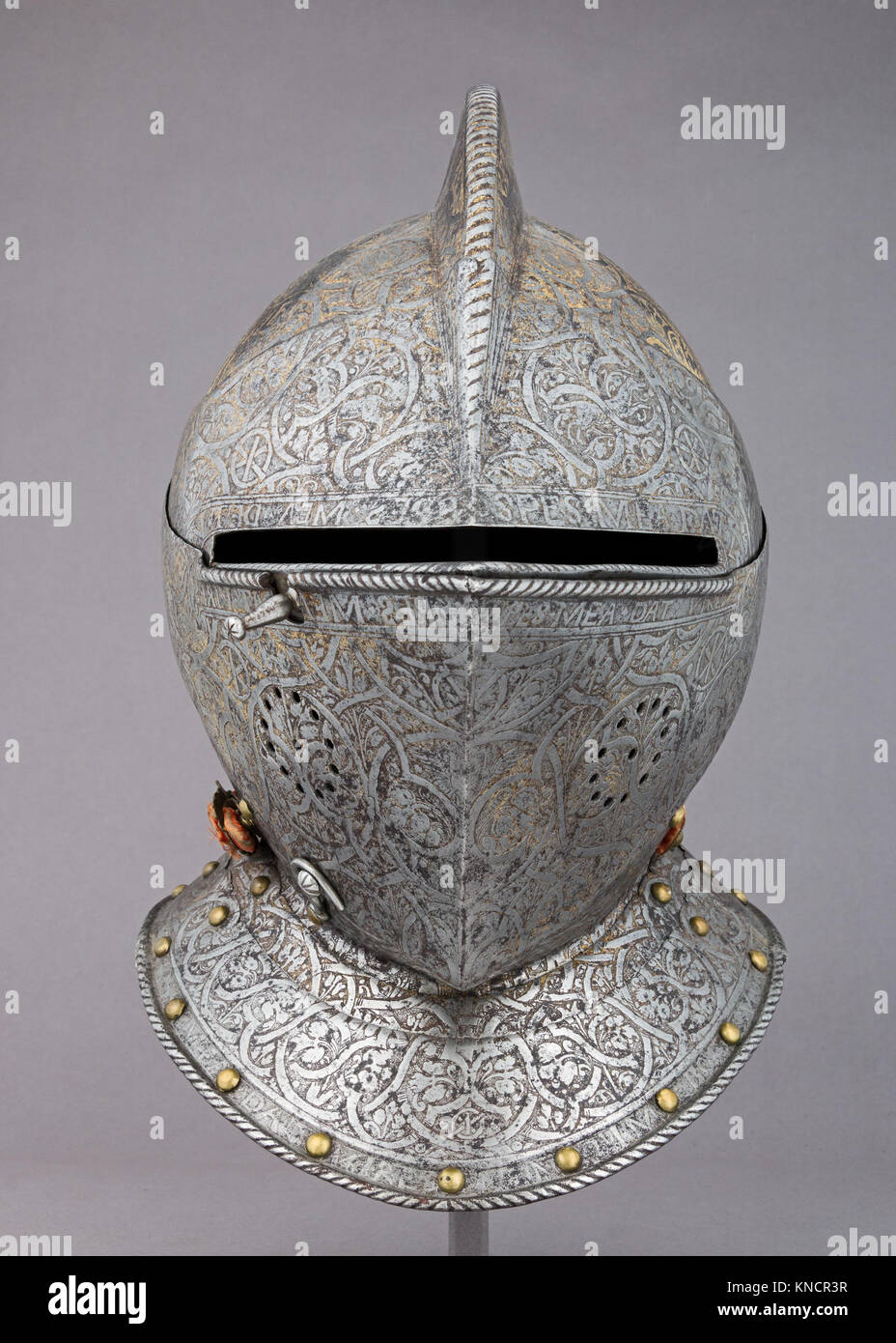 Close helmet 16th century hi-res stock photography and images - Alamy