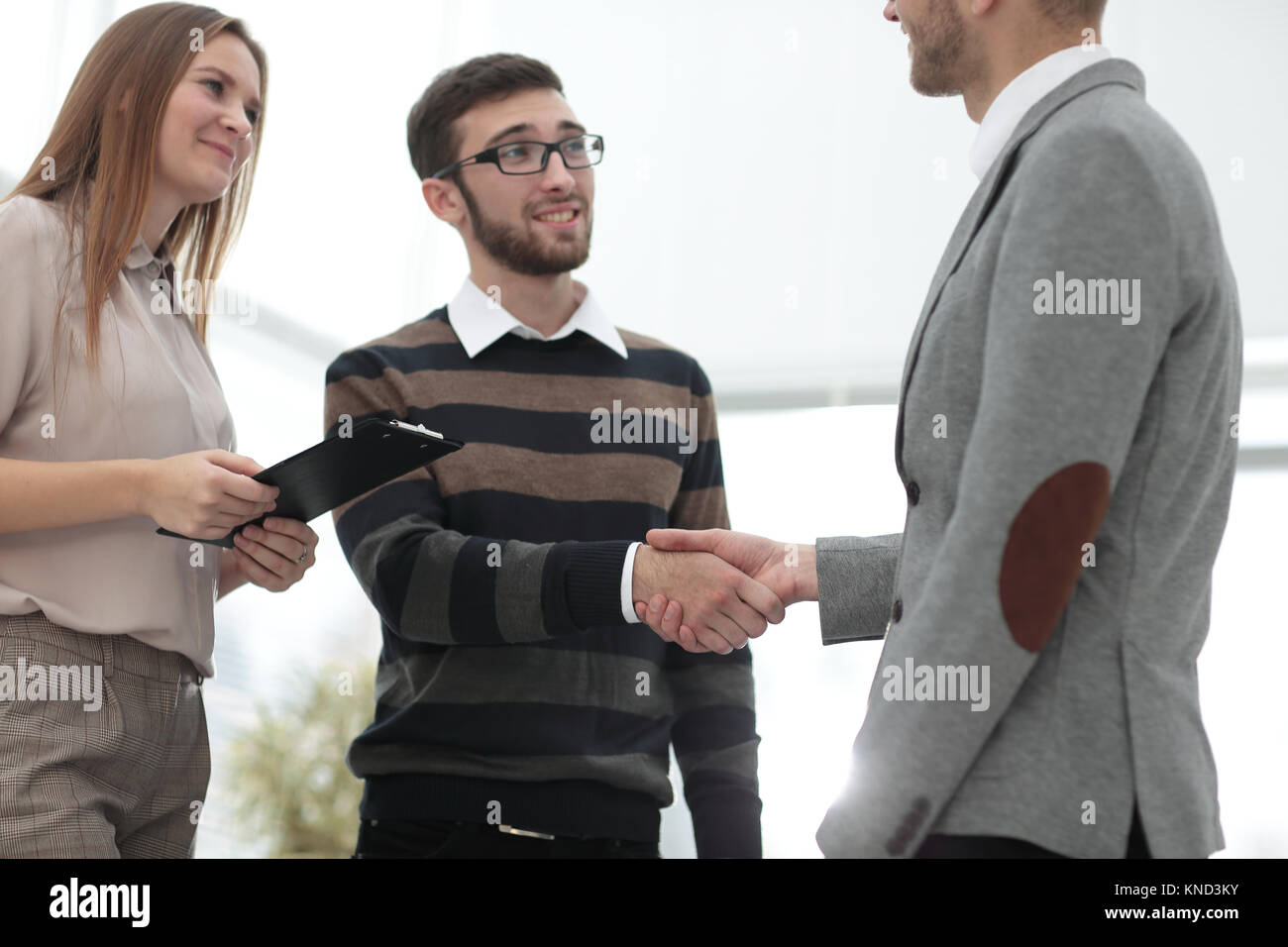 handshake between the Manager and the client Stock Photo - Alamy
