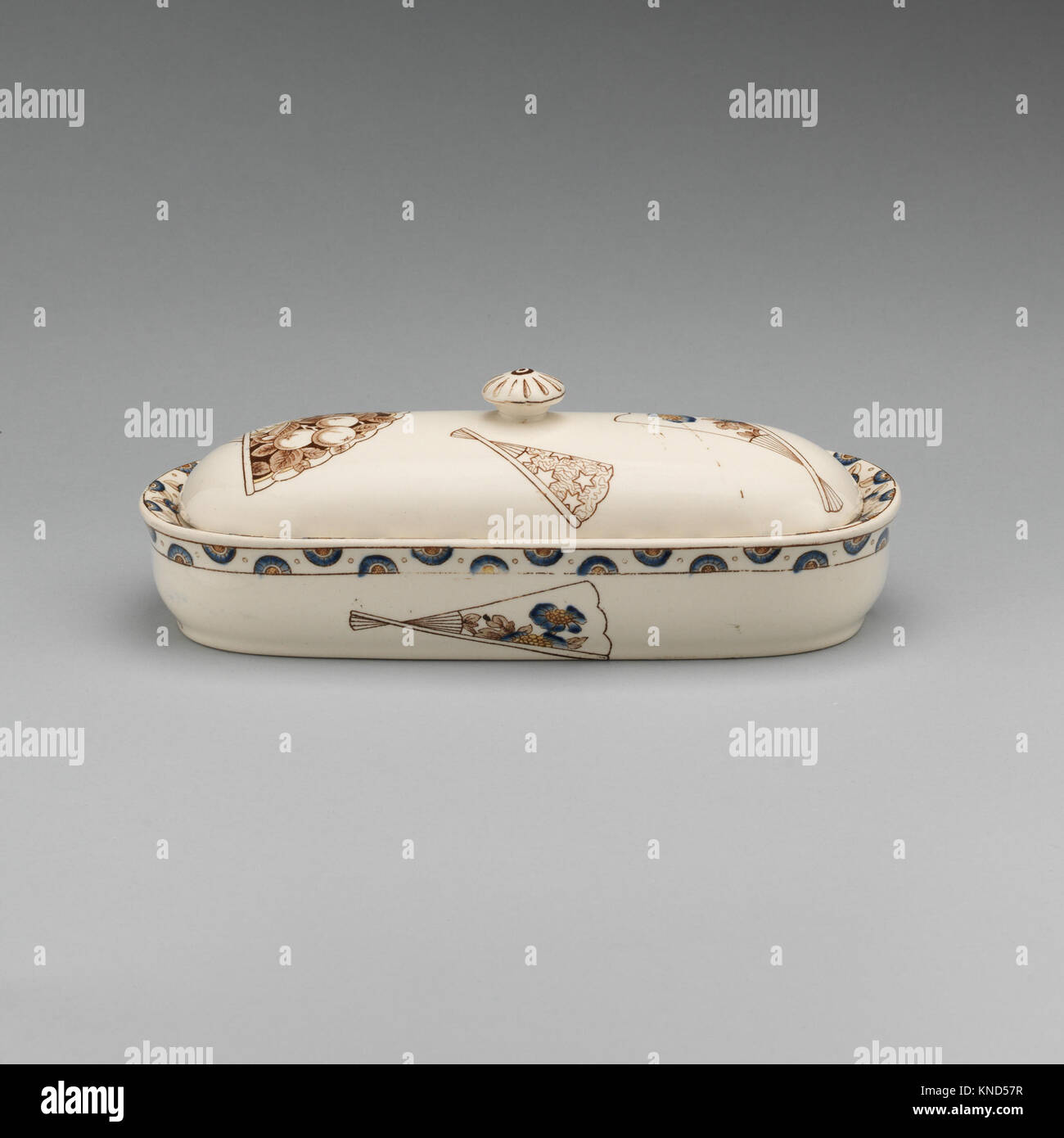 Antique ewer and basin hi-res stock photography and images - Alamy