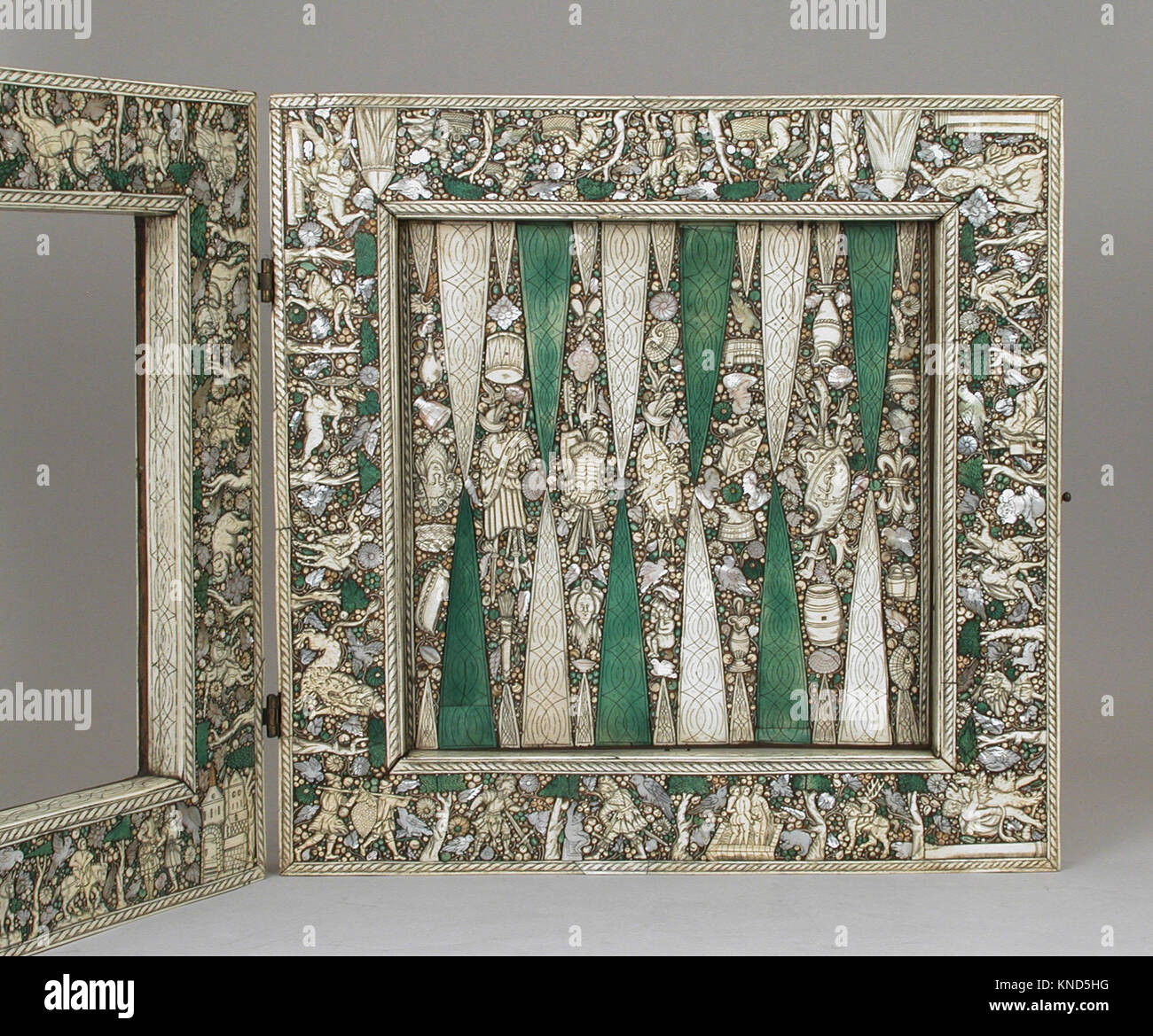 Tric trac board hi-res stock photography and images - Alamy