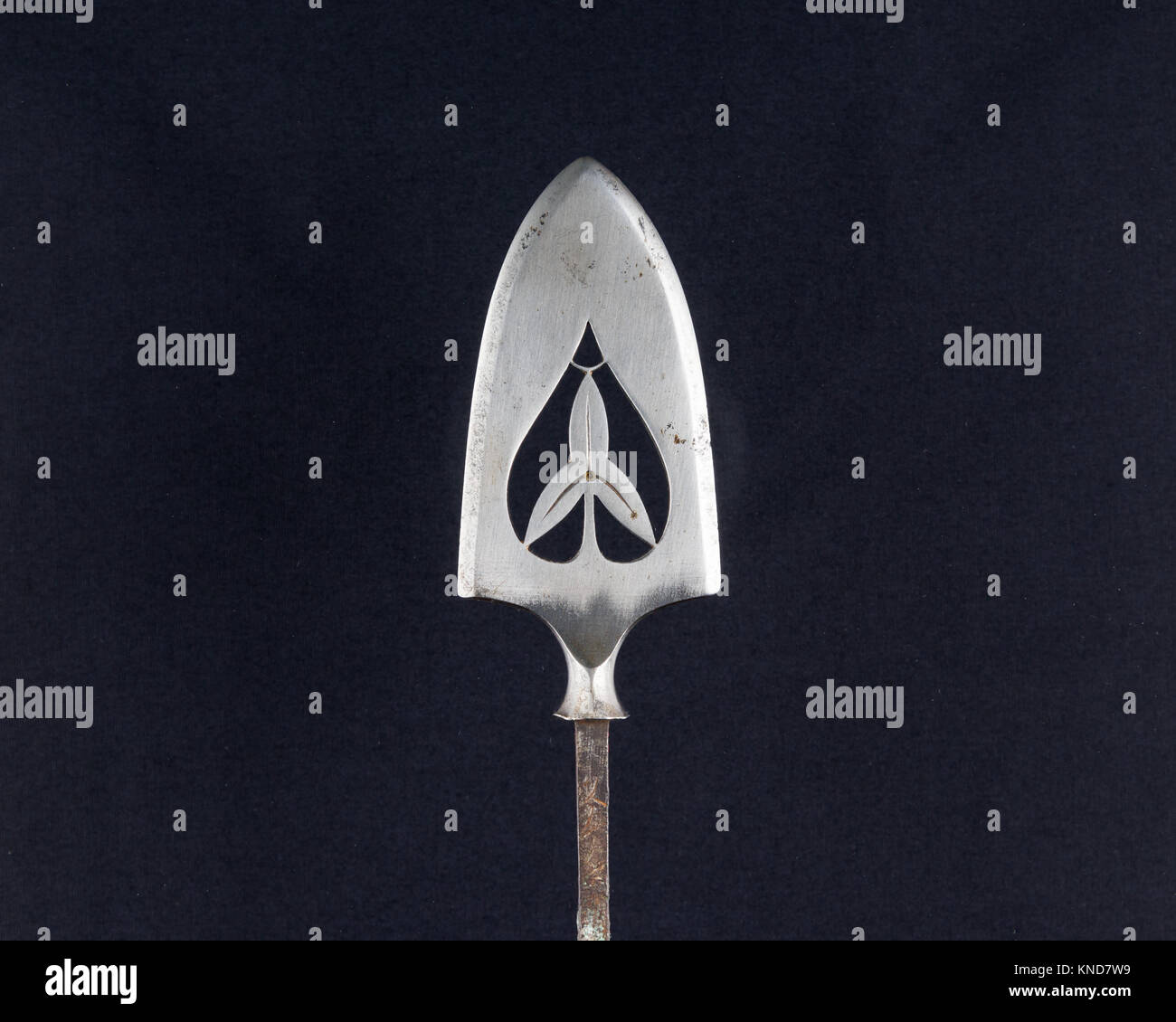 This 18th-century Japanese arrowhead (Yanone) is made of steel and ...