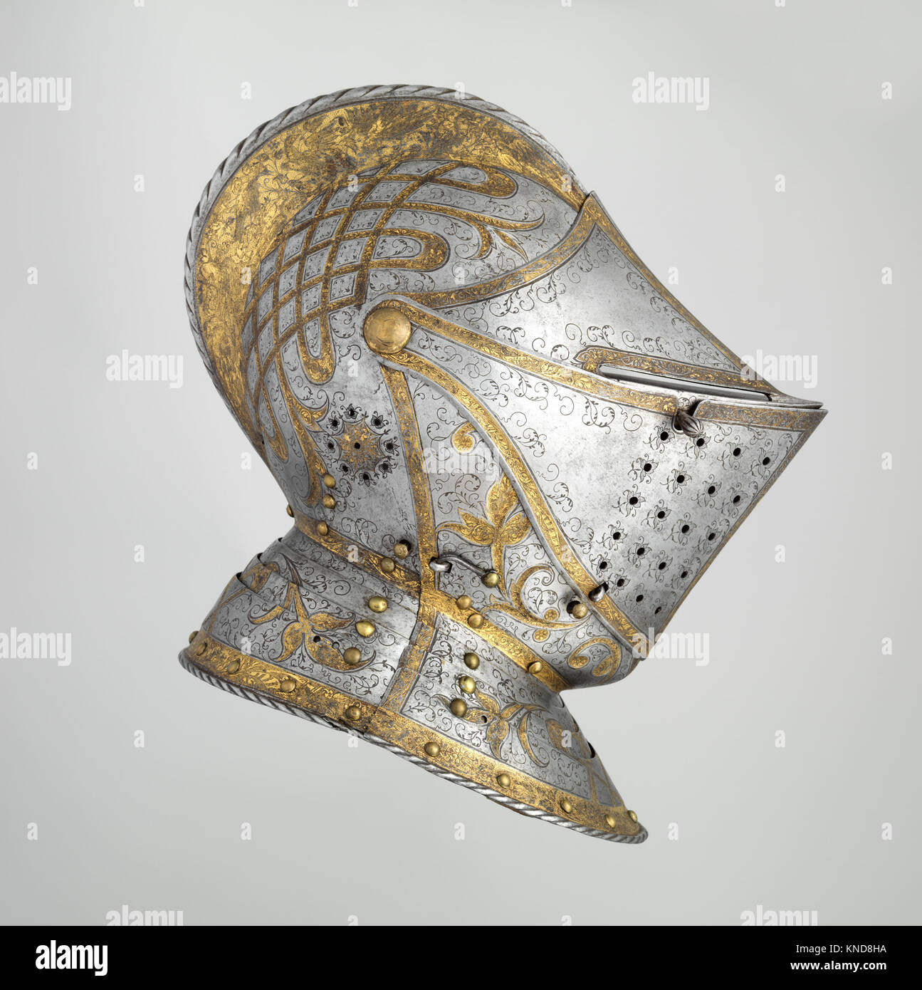 Close helmet 16th century hi-res stock photography and images - Alamy
