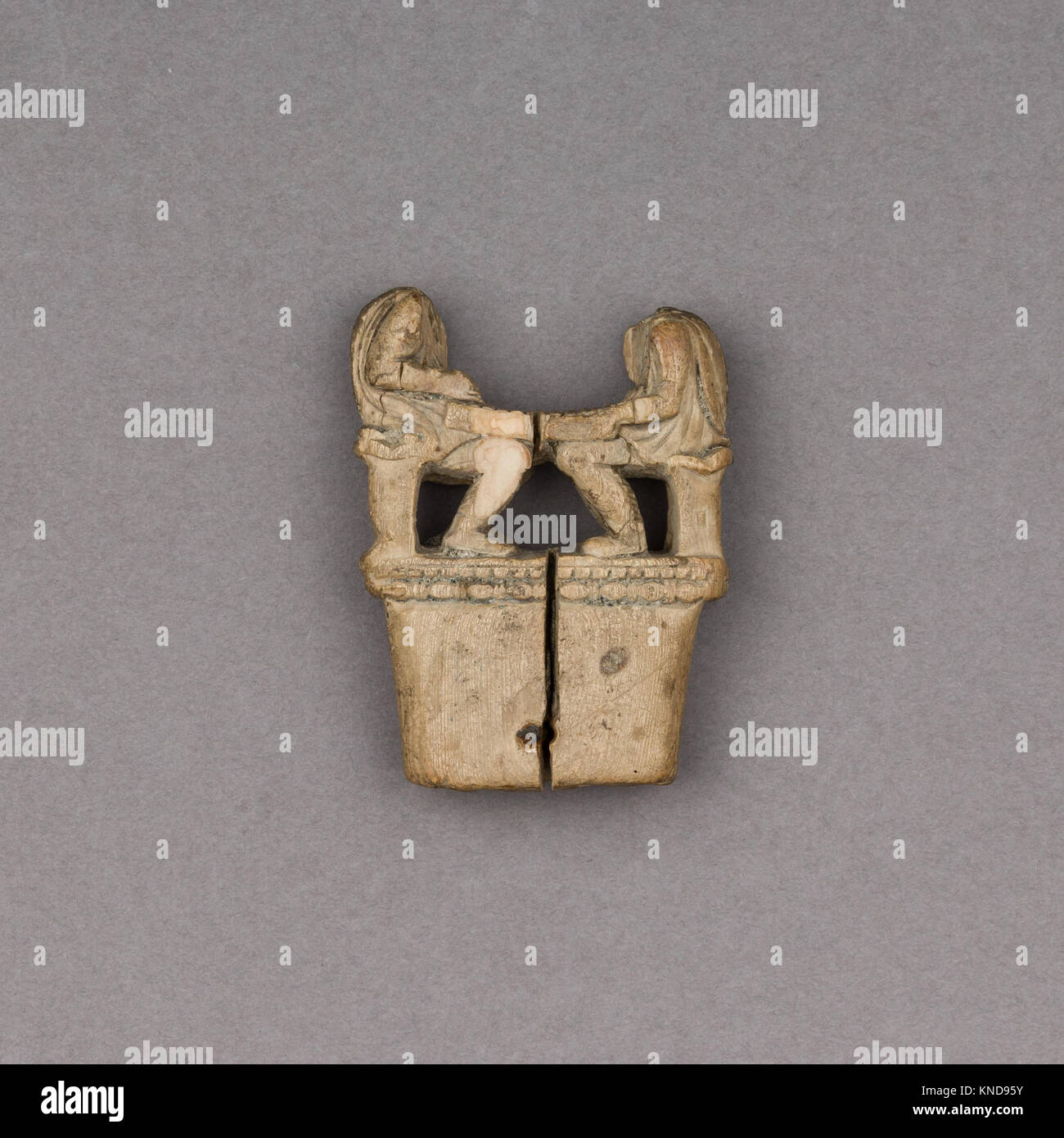 This dagger pommel, part of the MET collection, showcases fine ...