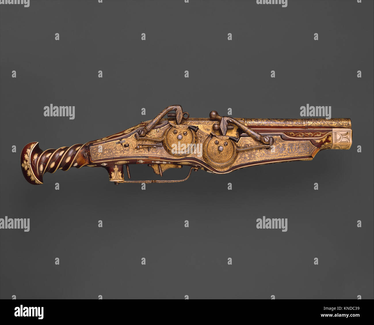 Double wheellock pistol hi-res stock photography and images - Alamy