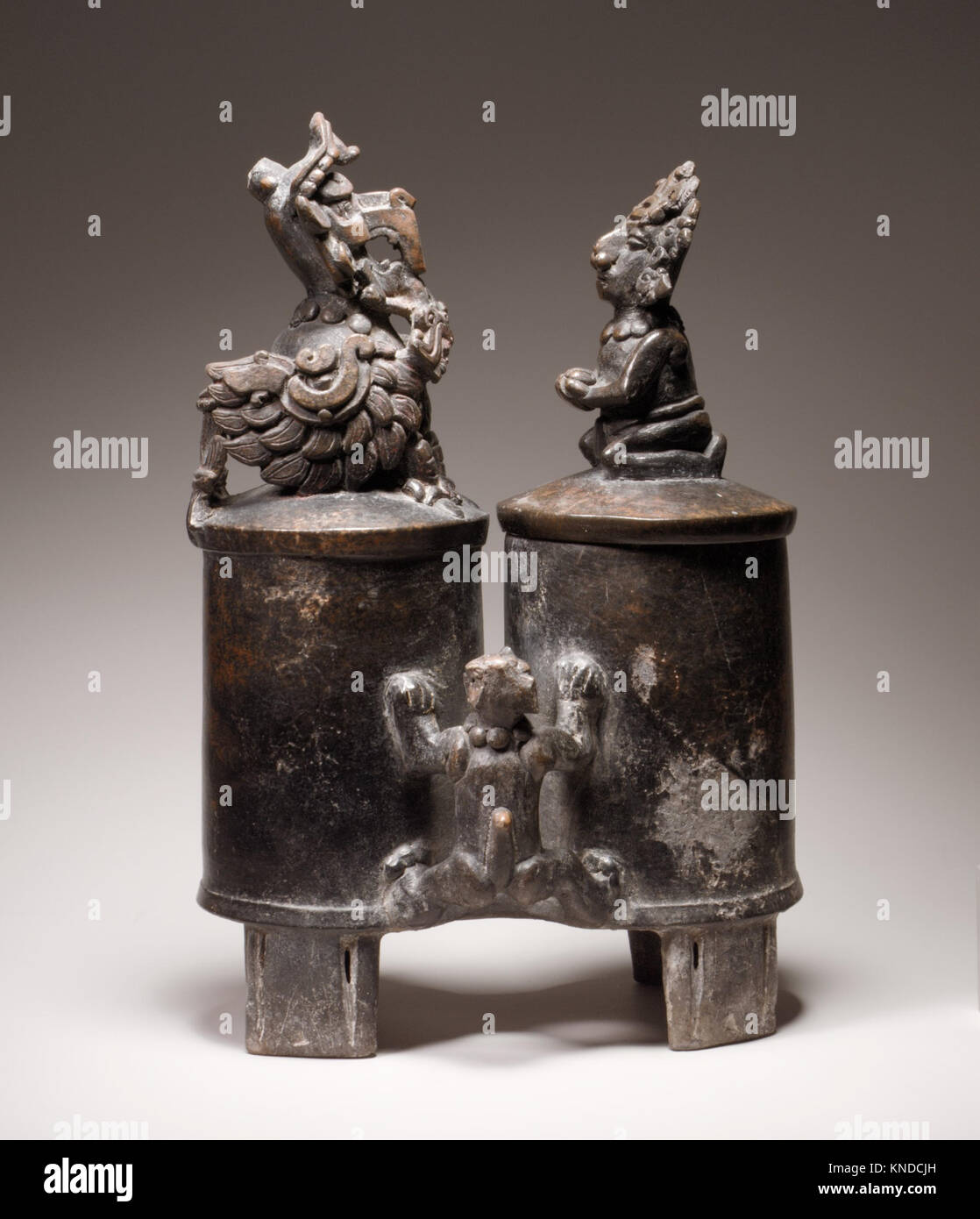 Double chambered vessel hi-res stock photography and images - Alamy