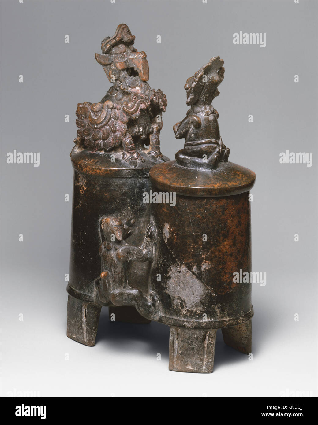 Double chambered vessel hi-res stock photography and images - Alamy