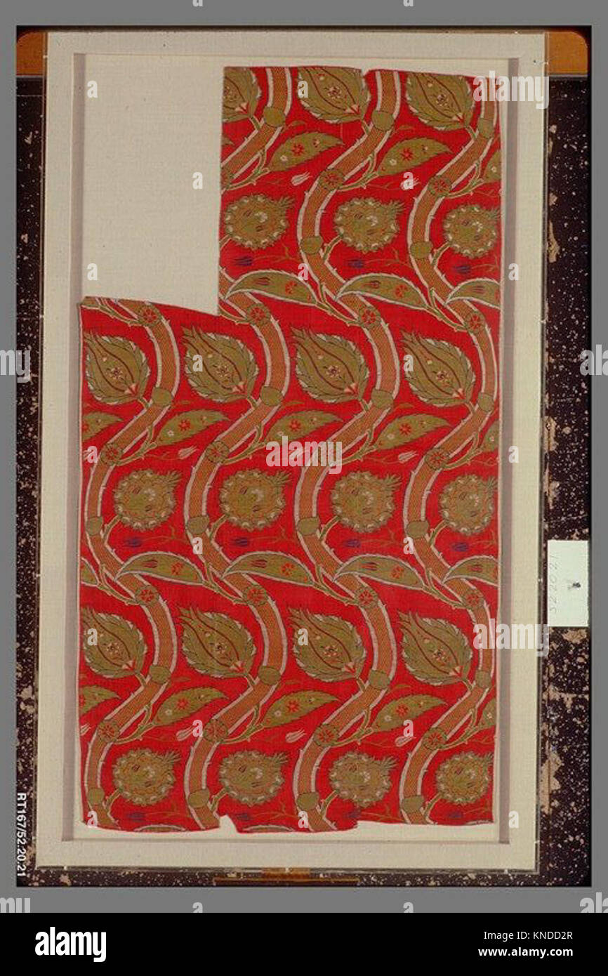 Wavy vine pattern hi-res stock photography and images - Alamy