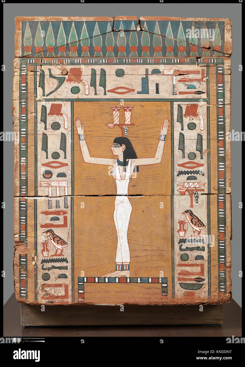 This coffin, belonging to Nakhtkhnum, is a prime example of ancient ...