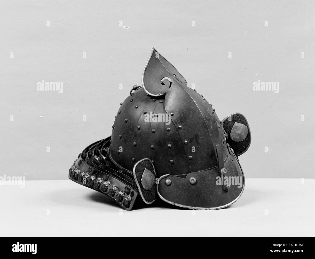 Kabuto helmet traditional japanese Black and White Stock Photos ...