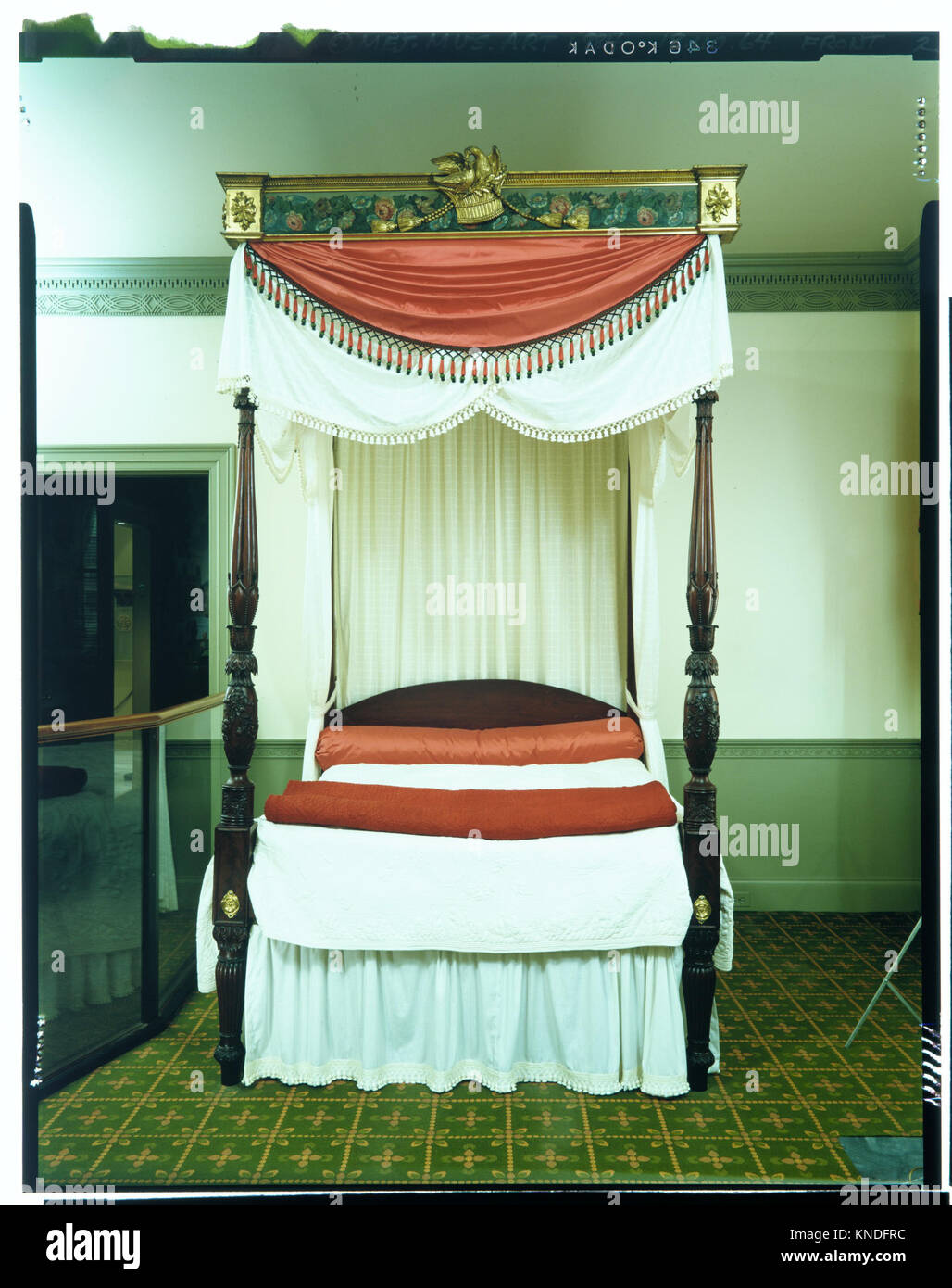 This American bedstead from the early 19th century features intricate ...