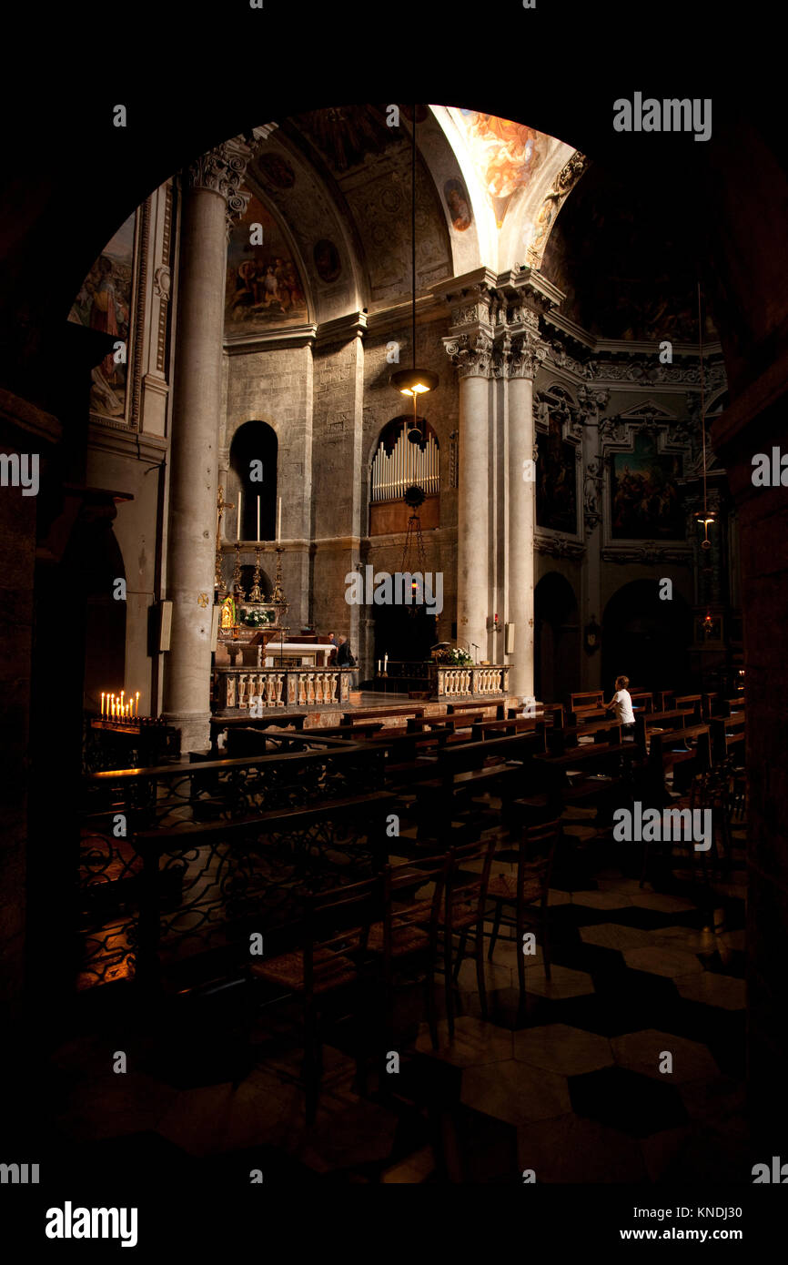 Interior of como duomo hi-res stock photography and images - Alamy