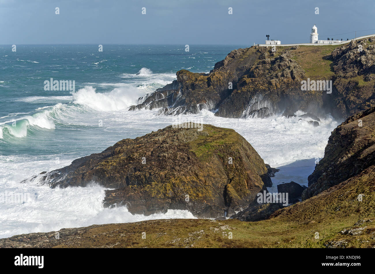 Big wave cornwall hi-res stock photography and images - Alamy